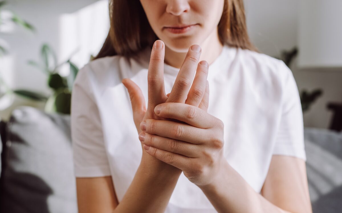 Choque nos Dedos das Mãos: O Que Pode Ser e Como Tratar - Reabilitando ...